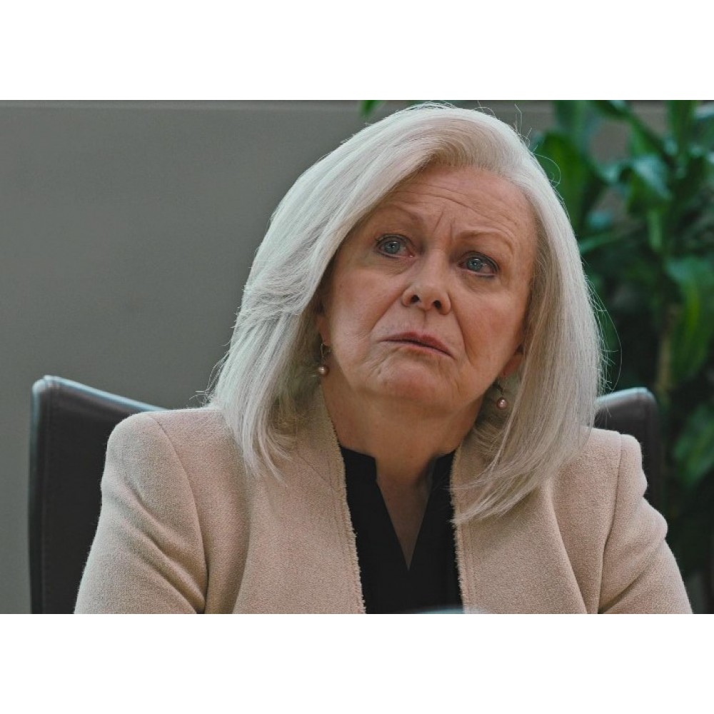 Jacki Weaver Yellowstone Season 5 Caroline Warner Beige Coat